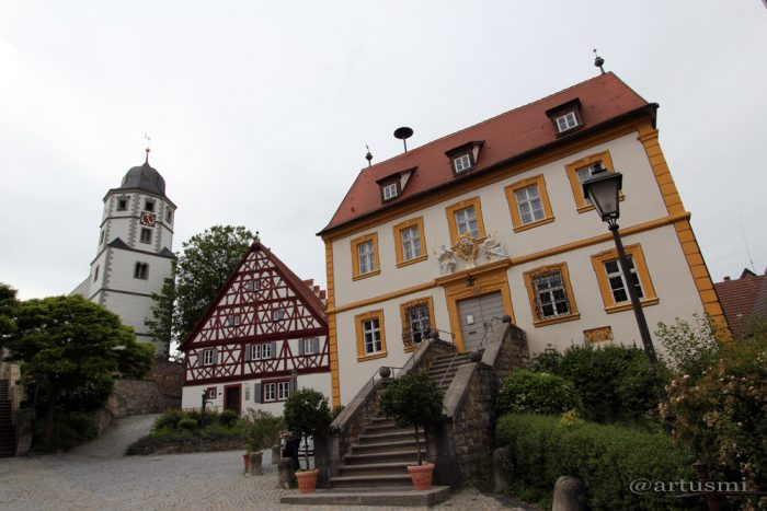 Arts Fotos - Rathausplatz in Winterhausen am Main