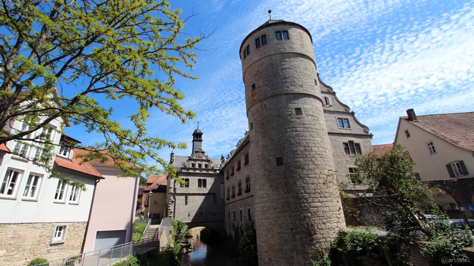 Arts Blog - Maintor, Rathaus und Schwarzer Turm in Marktbreit