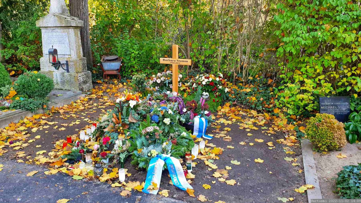 Grab von Barbara Stamm im Hauptfriedhof in Würzburg - Arts Fotos